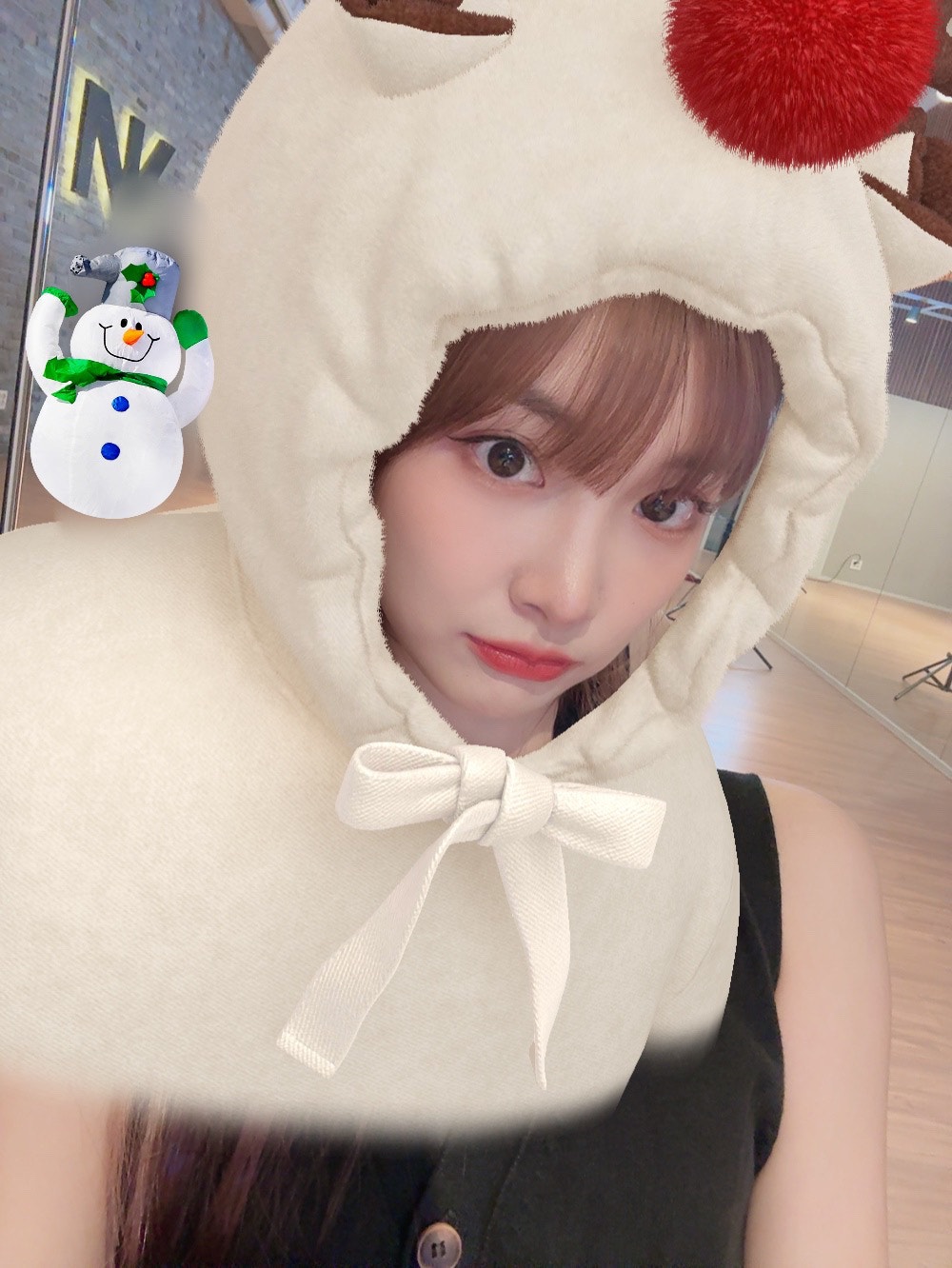 Wooah Community Posts 겨울기념필터☃️ 허허 🧸 머리카락 한 가닥 아주 떼어주고싶다🥲 Minseo