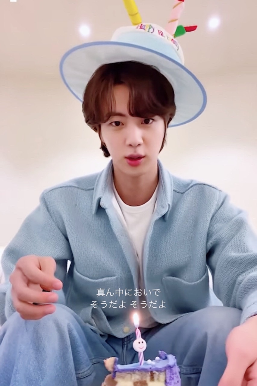 BTS Community Posts - 「HYBE INSIGHTへ🎵」 異動前の職場で仲間(40代～50代)と「おBARMY」を結成し、アミ活を楽しんでいました💕🐨🐹🐻🐰💕 先日、お ...