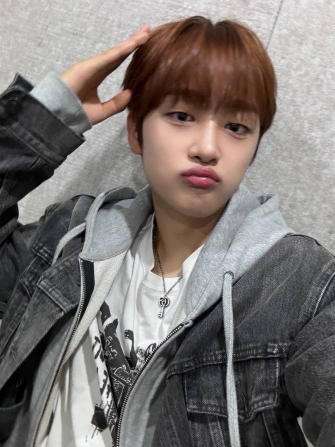 Lun8 Community Posts 여러분 날씨 조금 풀렸다고 방심하지 말고 계속 따뜻하게 입고 다니기~ Jinsu