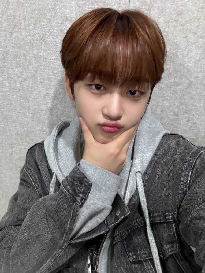 Lun8 Community Posts 여러분 날씨 조금 풀렸다고 방심하지 말고 계속 따뜻하게 입고 다니기~ Jinsu