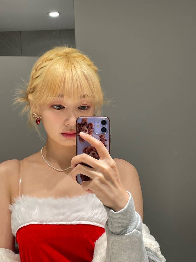 Secret Number Community Post 미리메리크리스마스🎄💋♥️ LÉa
