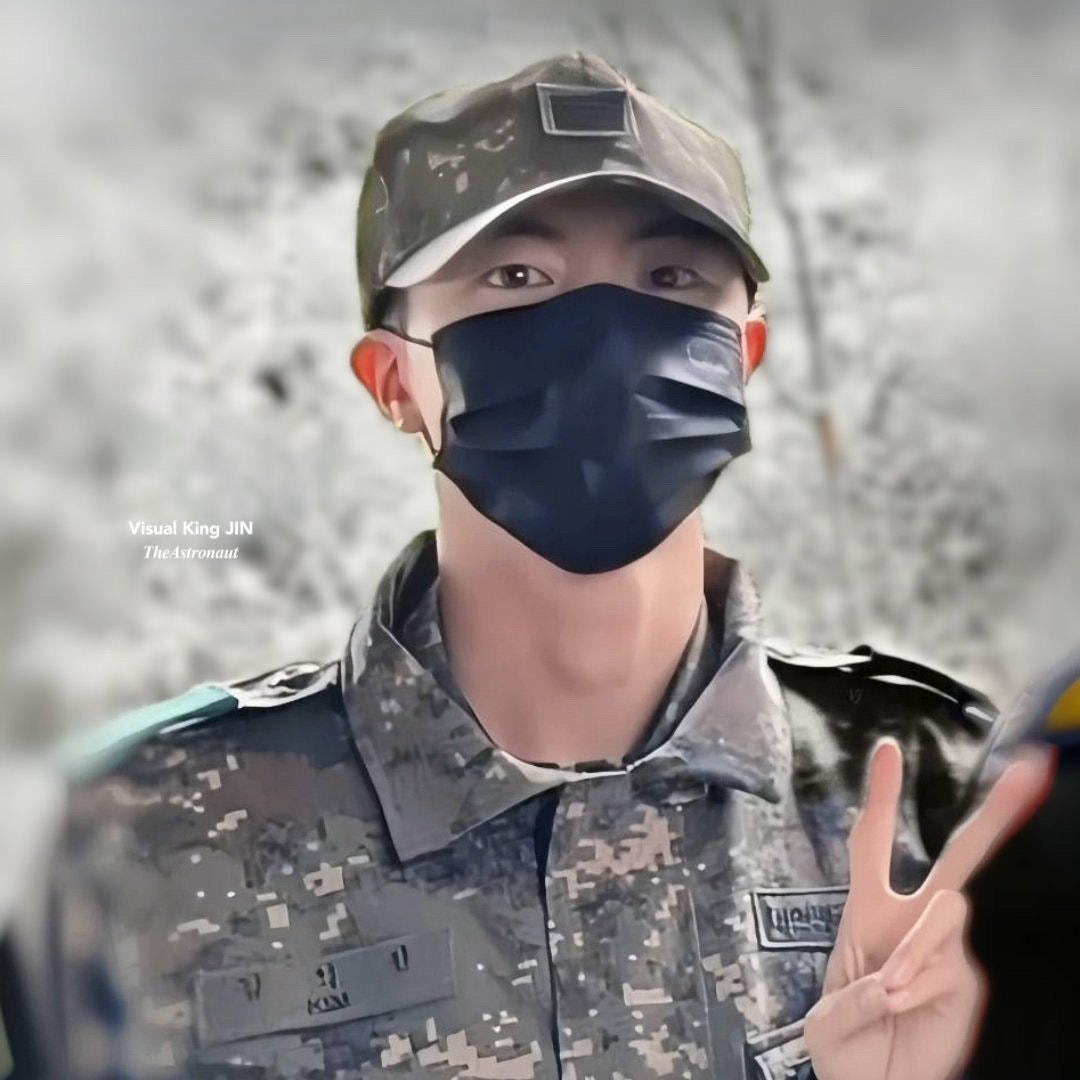Bts Community Post 사랑하는 특급전사 병장 석진시🐹 다가려도 한결같은 미모 제발 렌즈 좀 깨끗히 닦아서 찍어