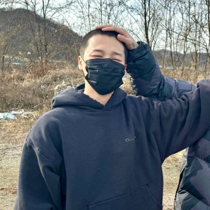 Bts Community Post 지민시♥️ 지민씨 너무 멋있어요 많이 많이 응원할게요 감기 조심하시고 따뜻하게 입으세요 ️