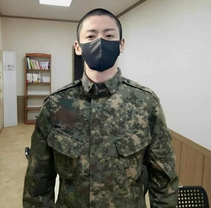 BTS Community Post - JUNGKOOK SERVICE MILITAR😍😭🫶🏻🫰🏻🐰💜