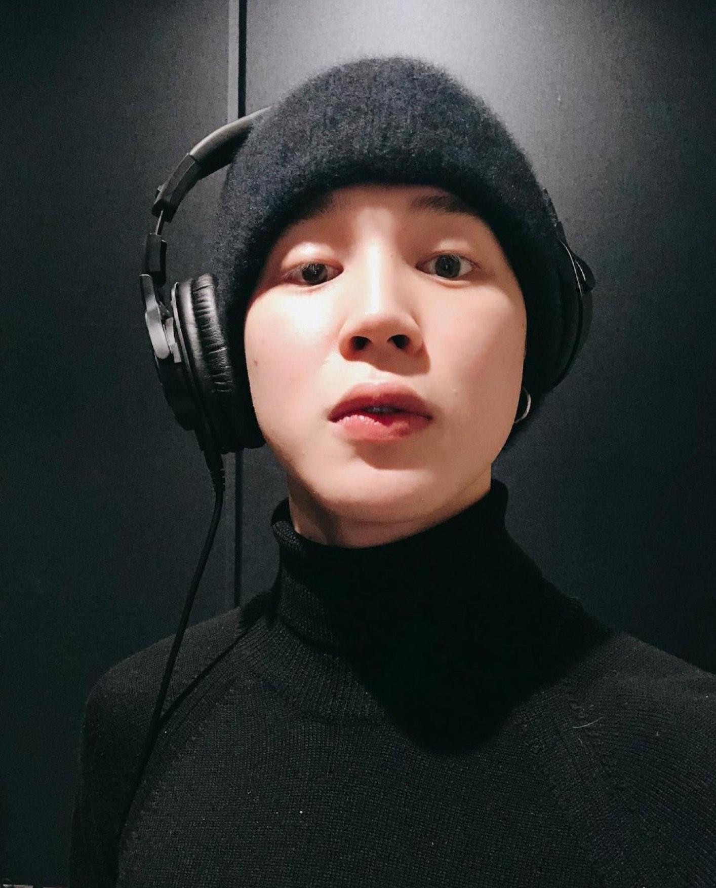 Bts Community Post 지민씨 잘 지내요？☺️ 지민씨가 있는 곳은 괴장히 춥다고 해서 걱정이에요 ️ 감기