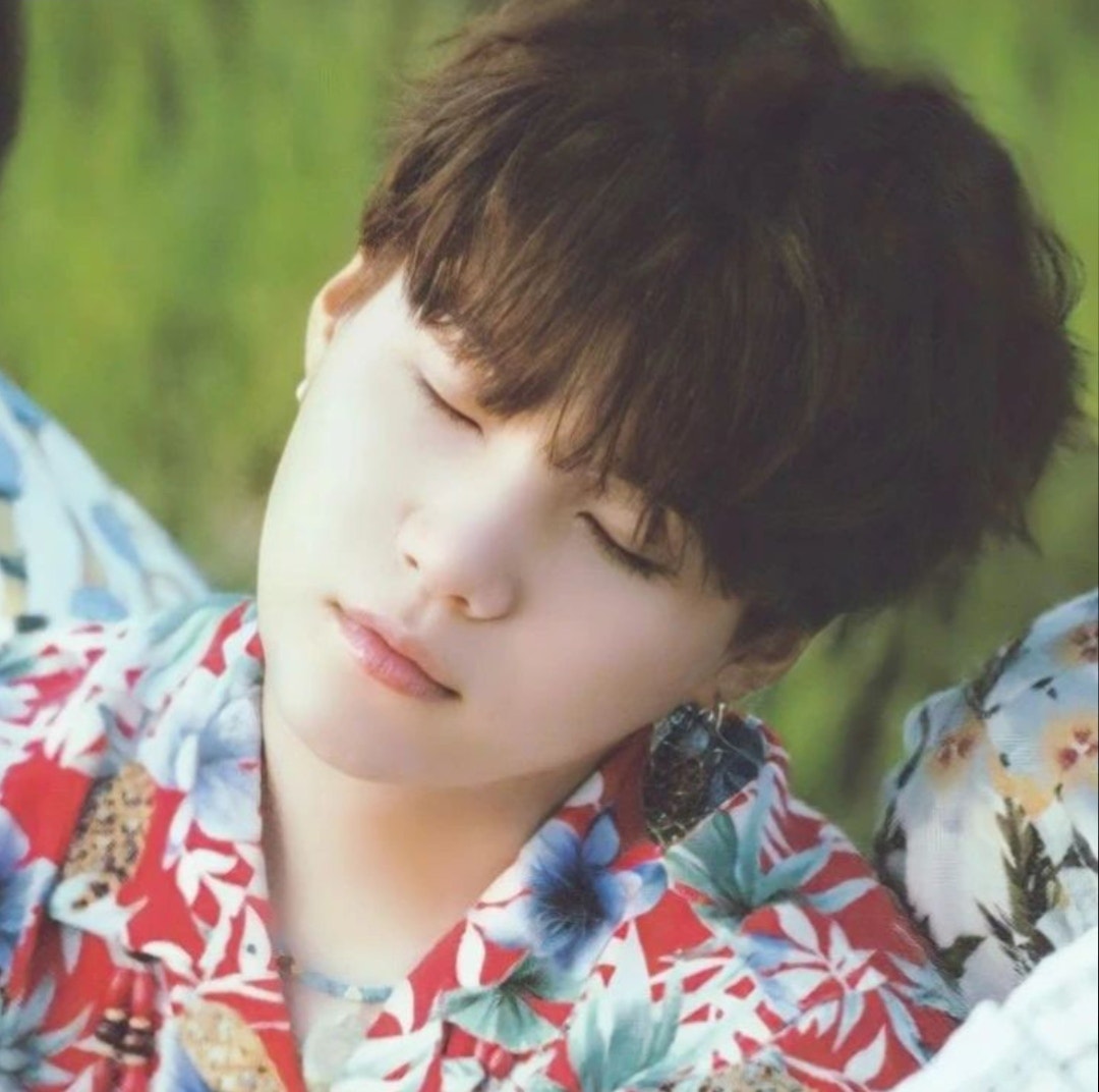 BTS Community Post - #toa_suga I miss you my love 🙂 good morning..... 🌞 ...