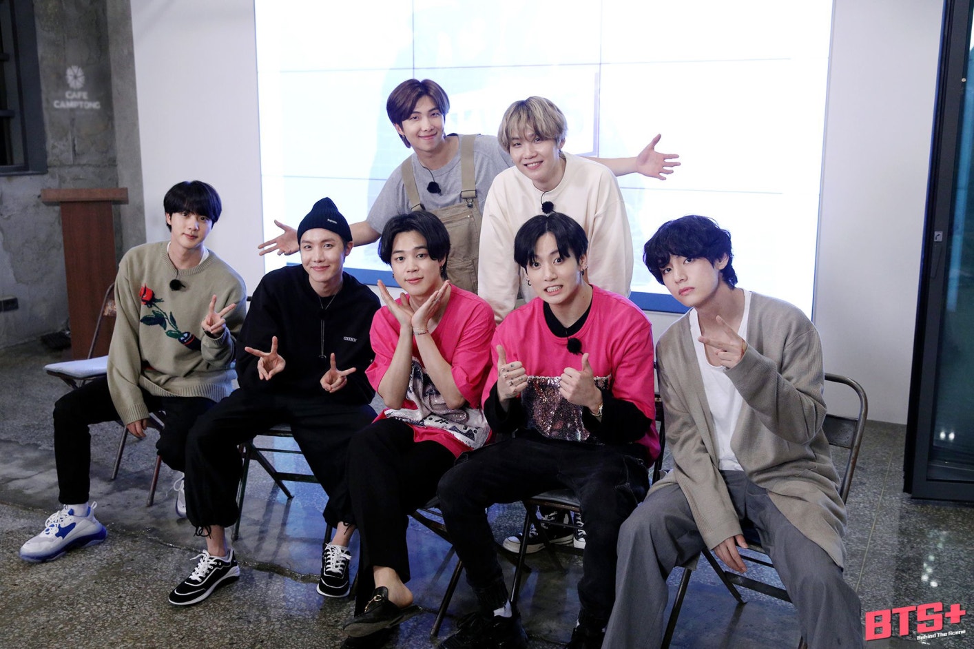 Bts Community Post 언제 어디서든 우리가 우리이도록 미래에서 만나요 많이 사랑하고 있답니다 조금이나마