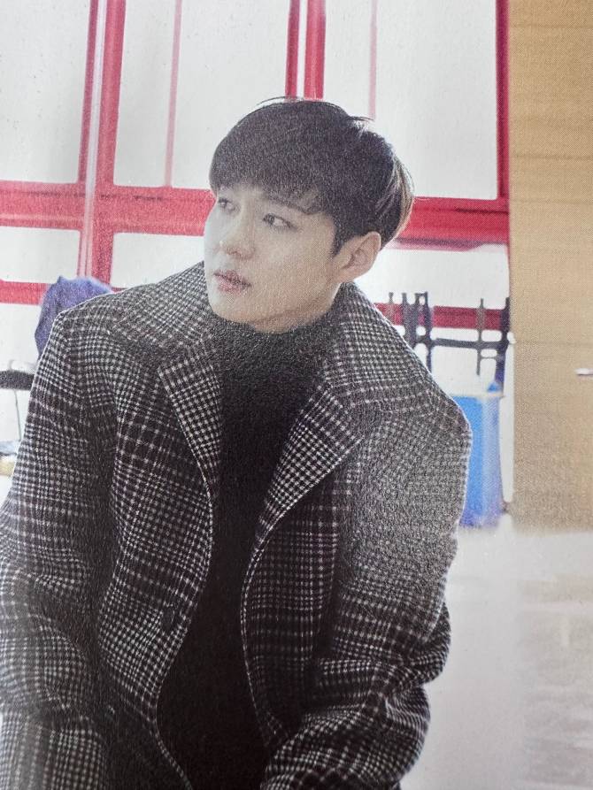 Btob Community Posts 아침에 뮤지컬덕후 직장동생에게 선물받았어요 계속 우울한 일 연속이였는데 이런 깜짝