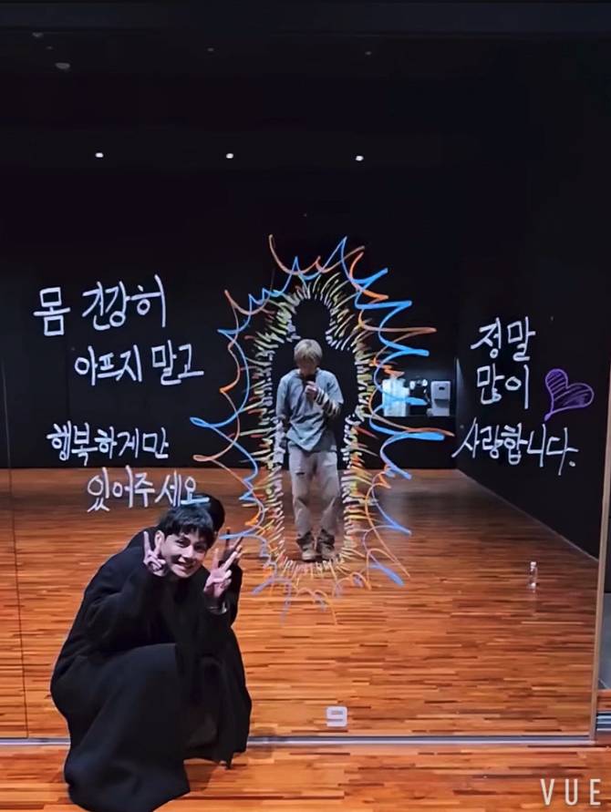 Bts Community Post Tojimin 세상에서 제일 사랑하는 지민아ꔛ♡ 오늘밤 우리 아미한테 선물 고마워