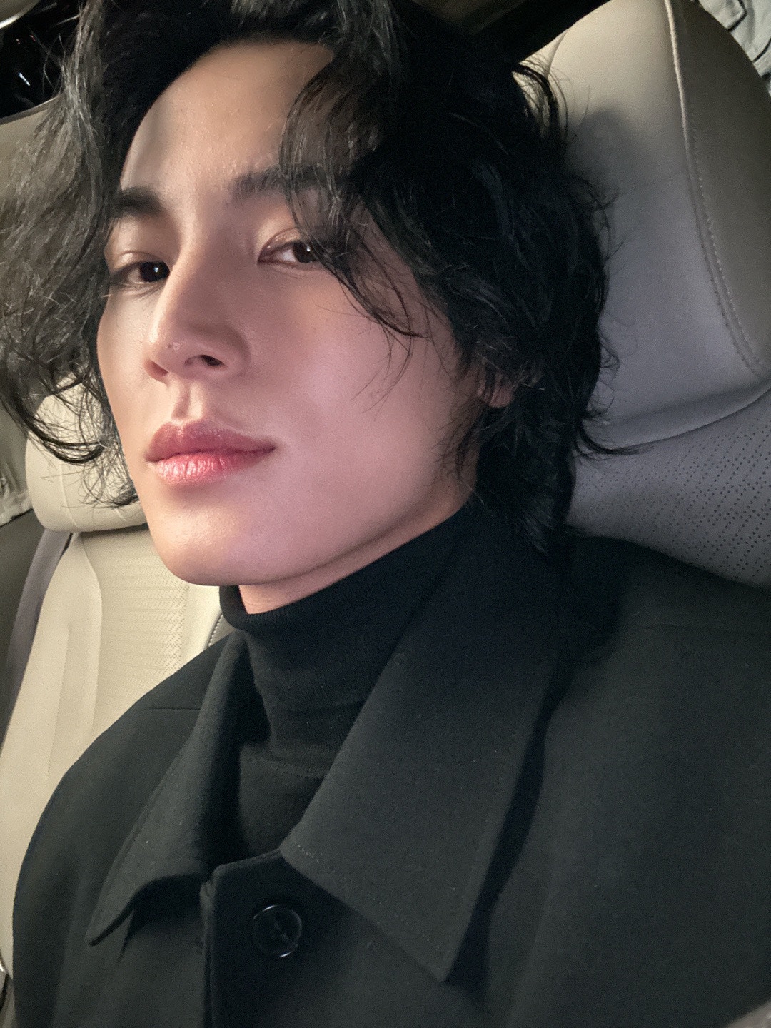Seventeen Community Post 김민규 빨리 당신의 머리를 빨리 자라게 할 방법을 생각해봐요 🥺 당신은 어떤