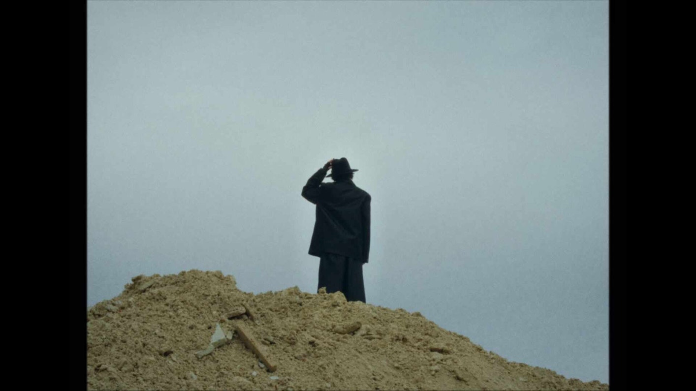 imase Community Posts - ヒロインのMVが12月24日20:00にプレミア公開されるぜいっ🎩 クリスマスイブに楽しみながら観てくれたら嬉しいです！！🎁 https ...