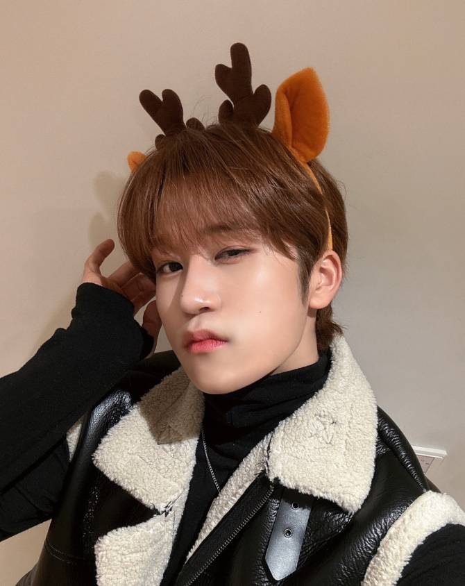 Lun8 Community Posts 메리 크리스마스🎄🥳 쭌돌프가 어디든 바래다 줄게요🦌 바래다 줄게😏 Junwoo