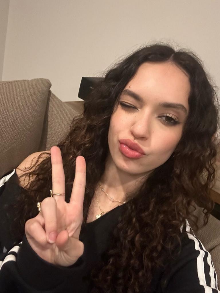 KATSEYE Community Post - Hey guys!! I just want to wish everybody lots ...