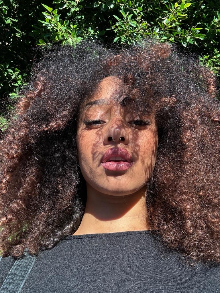 KATSEYE Community Post - Happy Holidays frensssss 😗💓 - Manon Bannerman