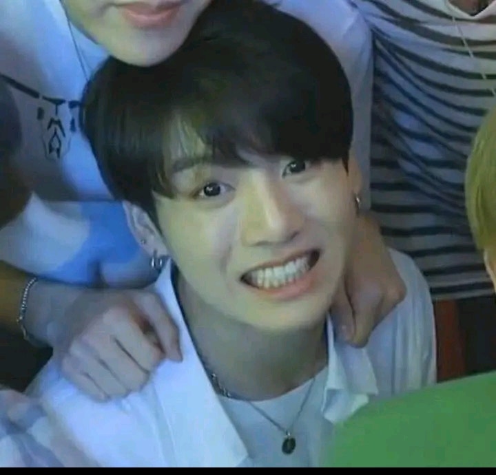 BTS Community Post - so sweet so cute baby🖤🖤💙💙 ️ ️💜💜😊😊😘😘🤝🙌 ️🤞🥰🤭🤪😜😅💖💓💞💗💕 ...