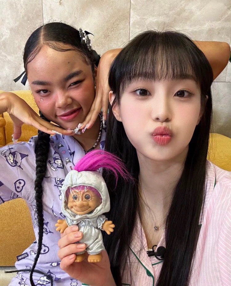 Weverse zone Community Post - btw here is a pfp reccomindation