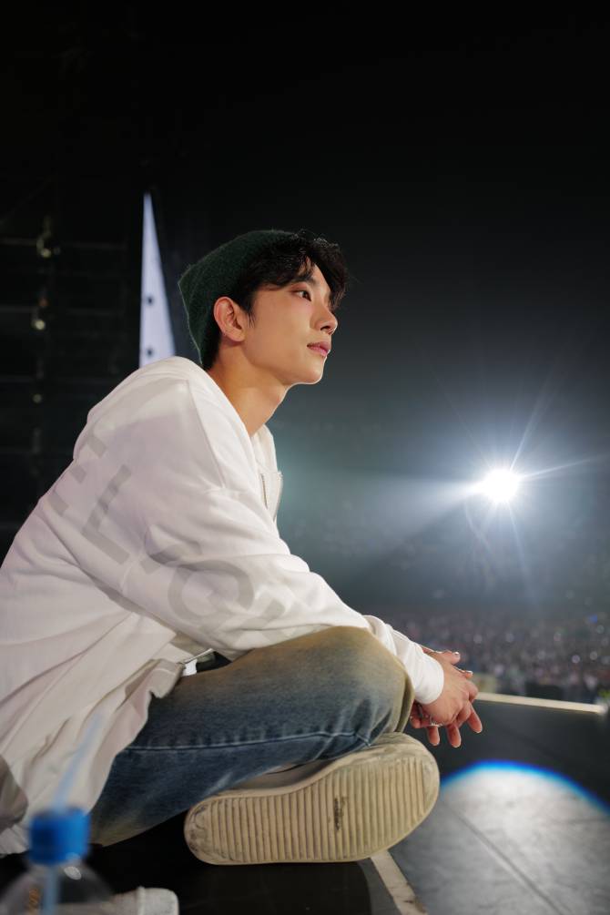 Seventeen Community Post 울 슈아형 생일 축하해🤍 오늘 하루 아주 행복한 하루 보내자 형🖤 겸슈 사진좀
