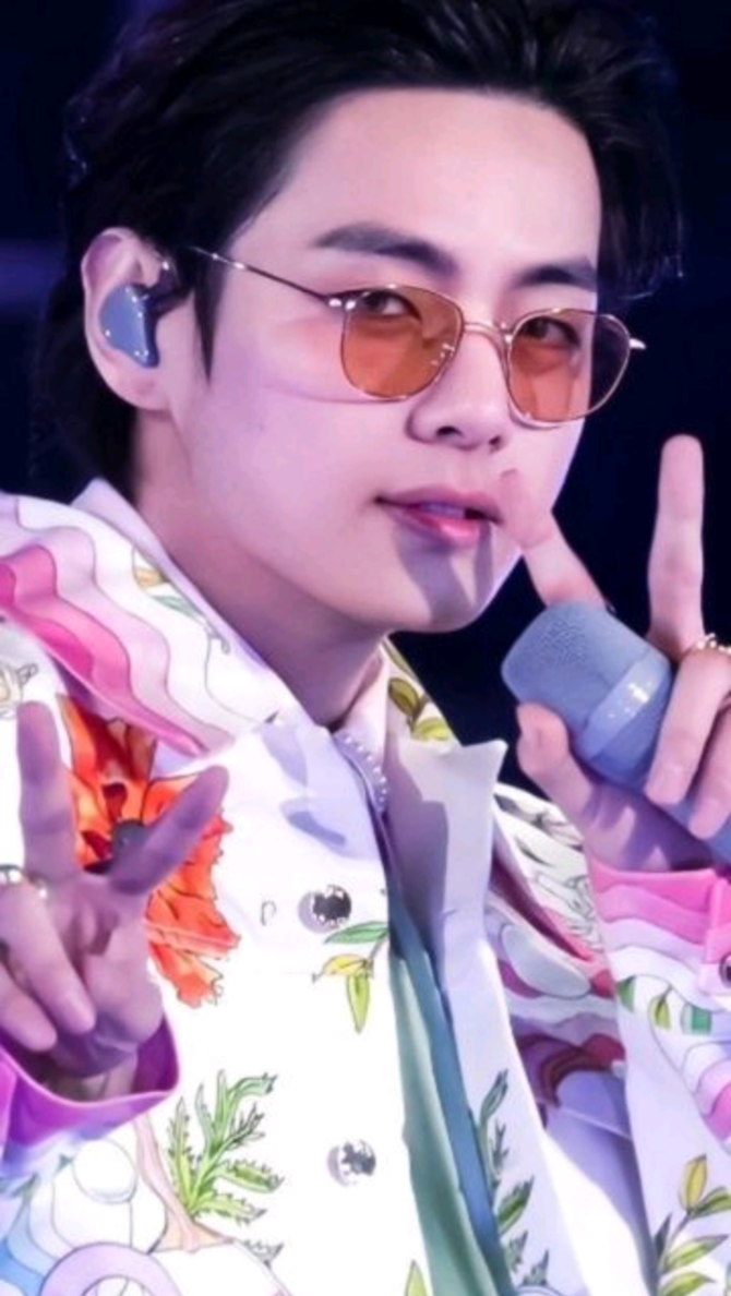 Bts Community Posts Happy Birthday My Beloved Taehyunki Happy New
