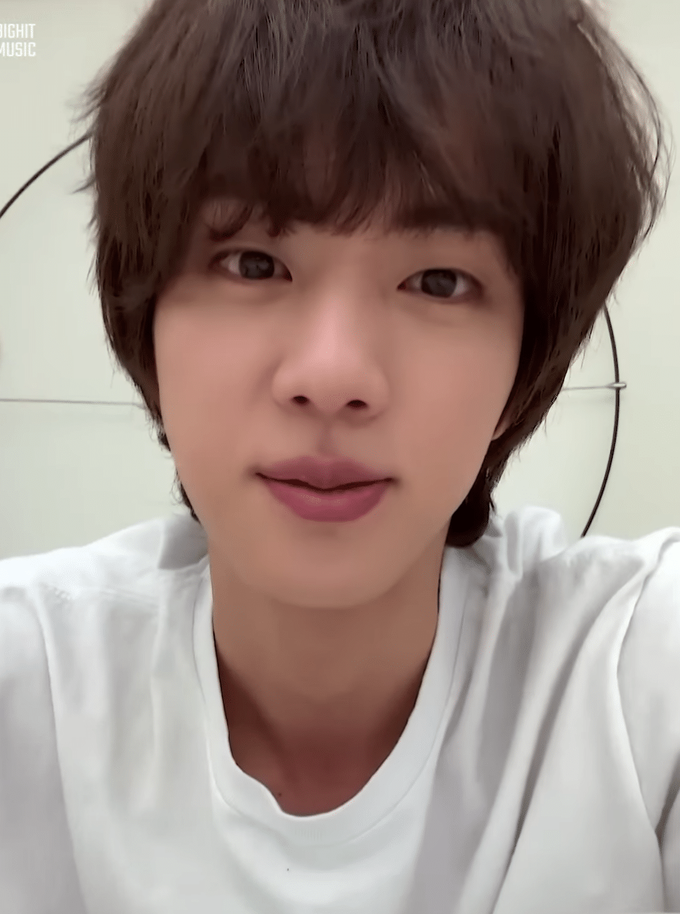Bts 커뮤니티 포스트 Jinくん こんばんは☽⋆゜ 今年一年お疲れさまでした Jinくんからテテさんへの 愛いっぱいのお祝い