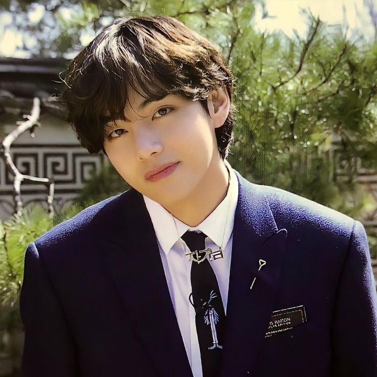 BTS Community Post - Happy birthday, Taehyung! Eu te amo e todos os armys também! Estamos com ...