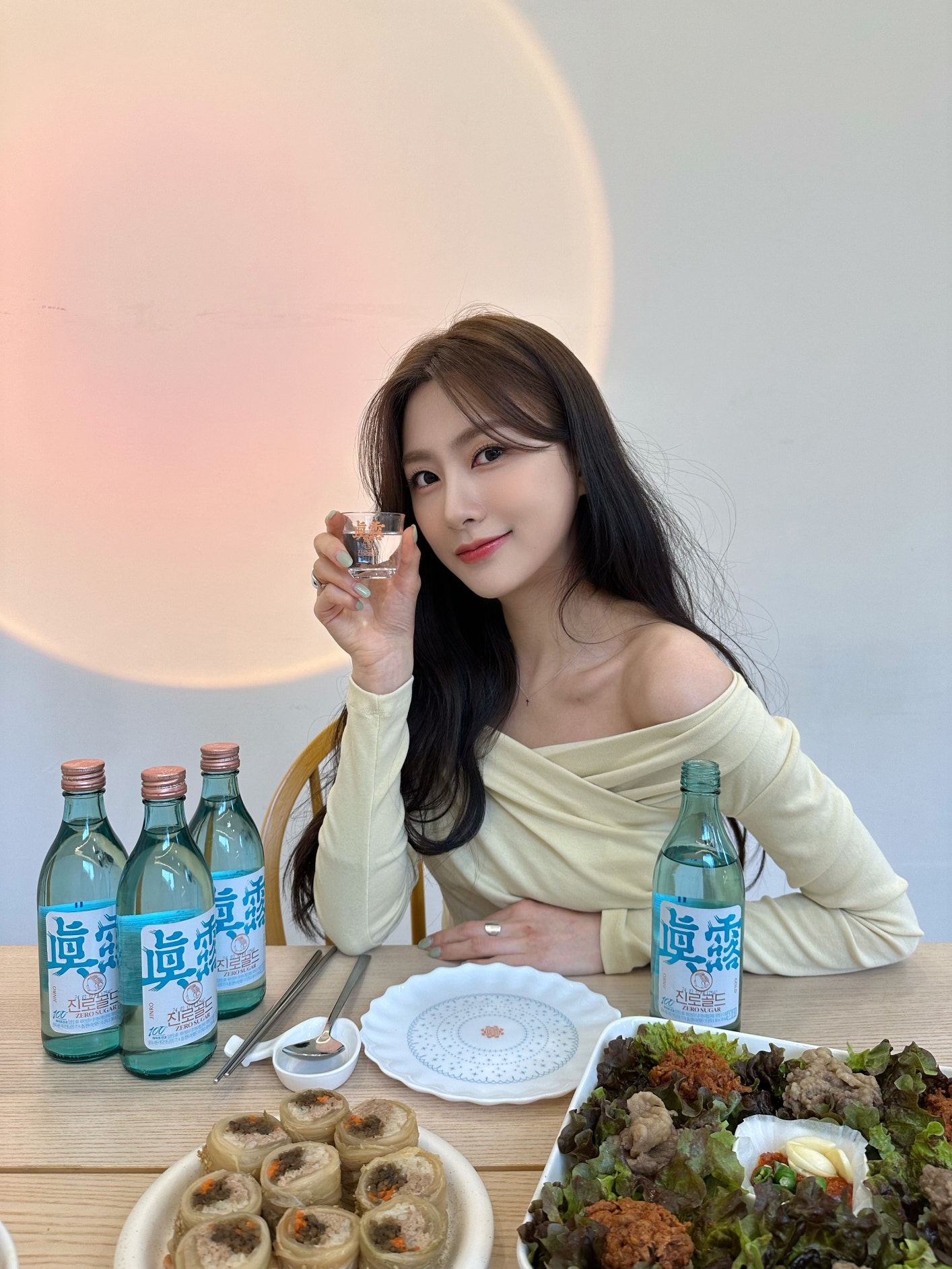 Apink Community Posts 내 핑계로 술 마실 이유 찾은거 다 알아 😈 Hayoung