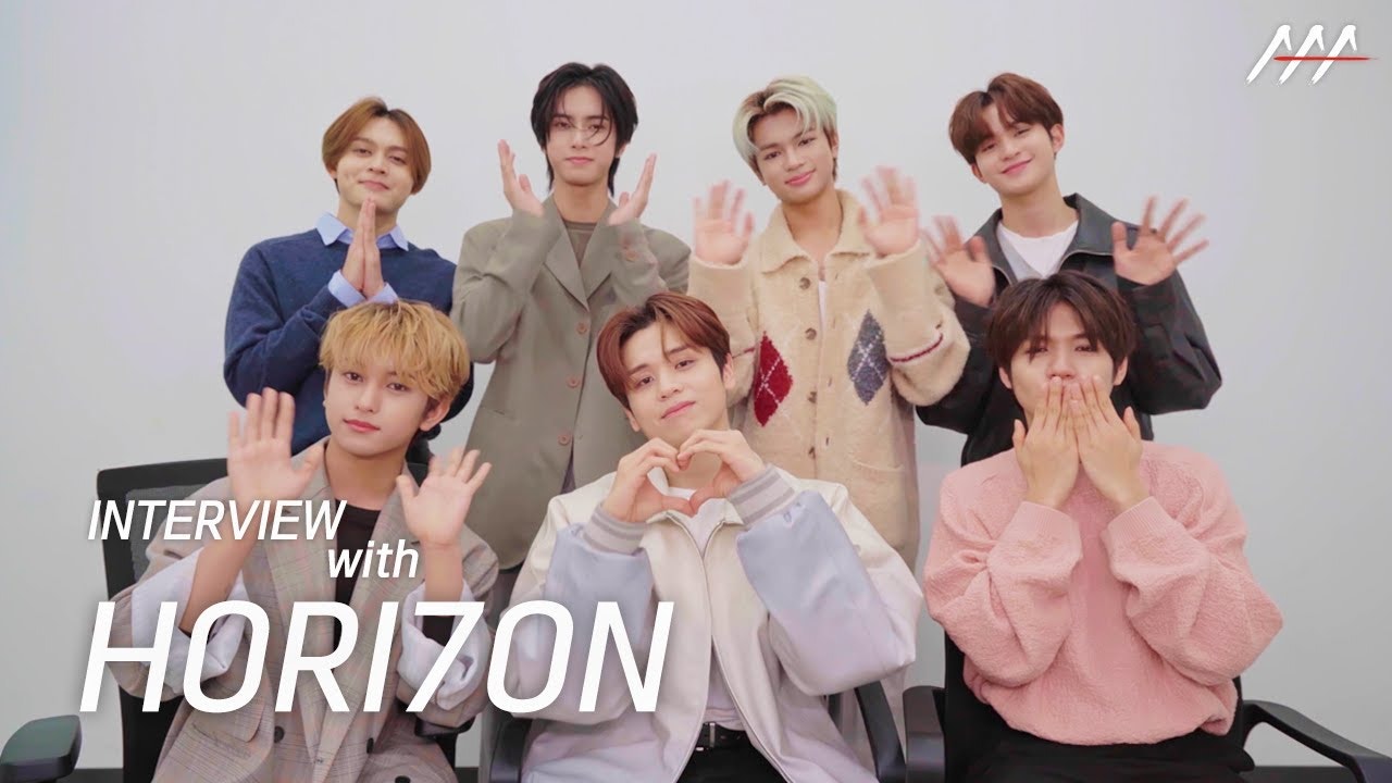 Weverse Weverse zone Media - INTERVIEL7ON | 2023 AAA FRI7ON #AAA pose for HORI7ON #AAA