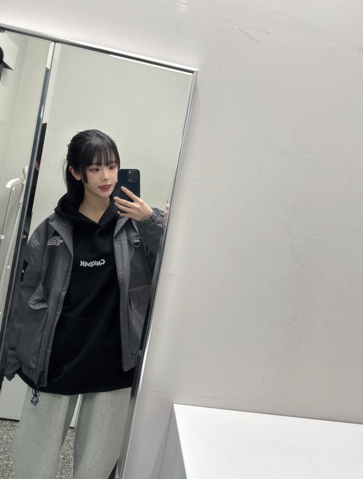 Qwer 커뮤니티 포스트 오늘 아침으로 샐러드를 먹었따 모두 좋은 하루 🐾 쵸는 요새 환절기라서 그런지 역대급 비염으로
