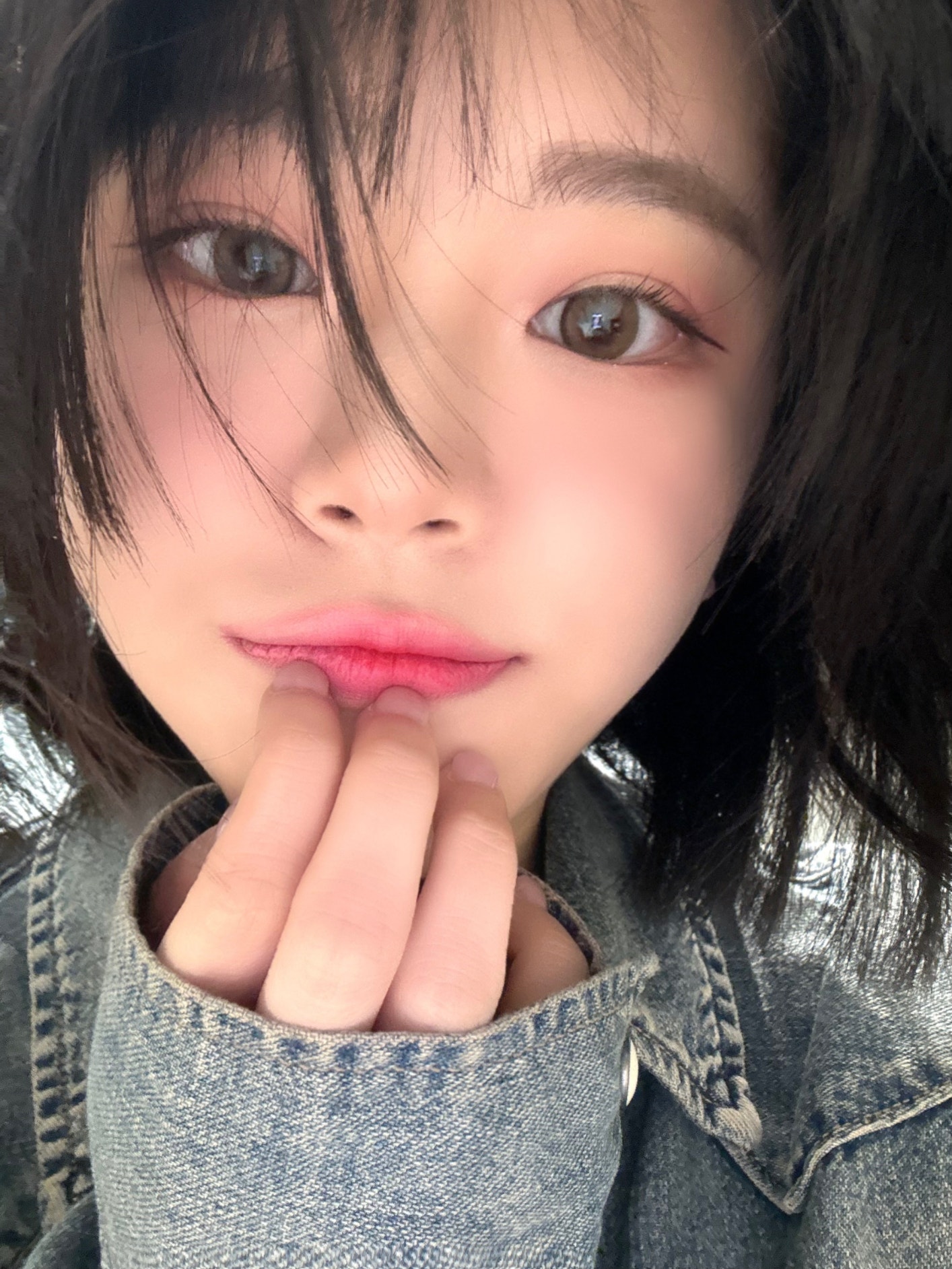 QWER Community Post - 밑에서 바라보는 바위게 시점. 누가 쵸 생각하나~?🐾 - Chodan