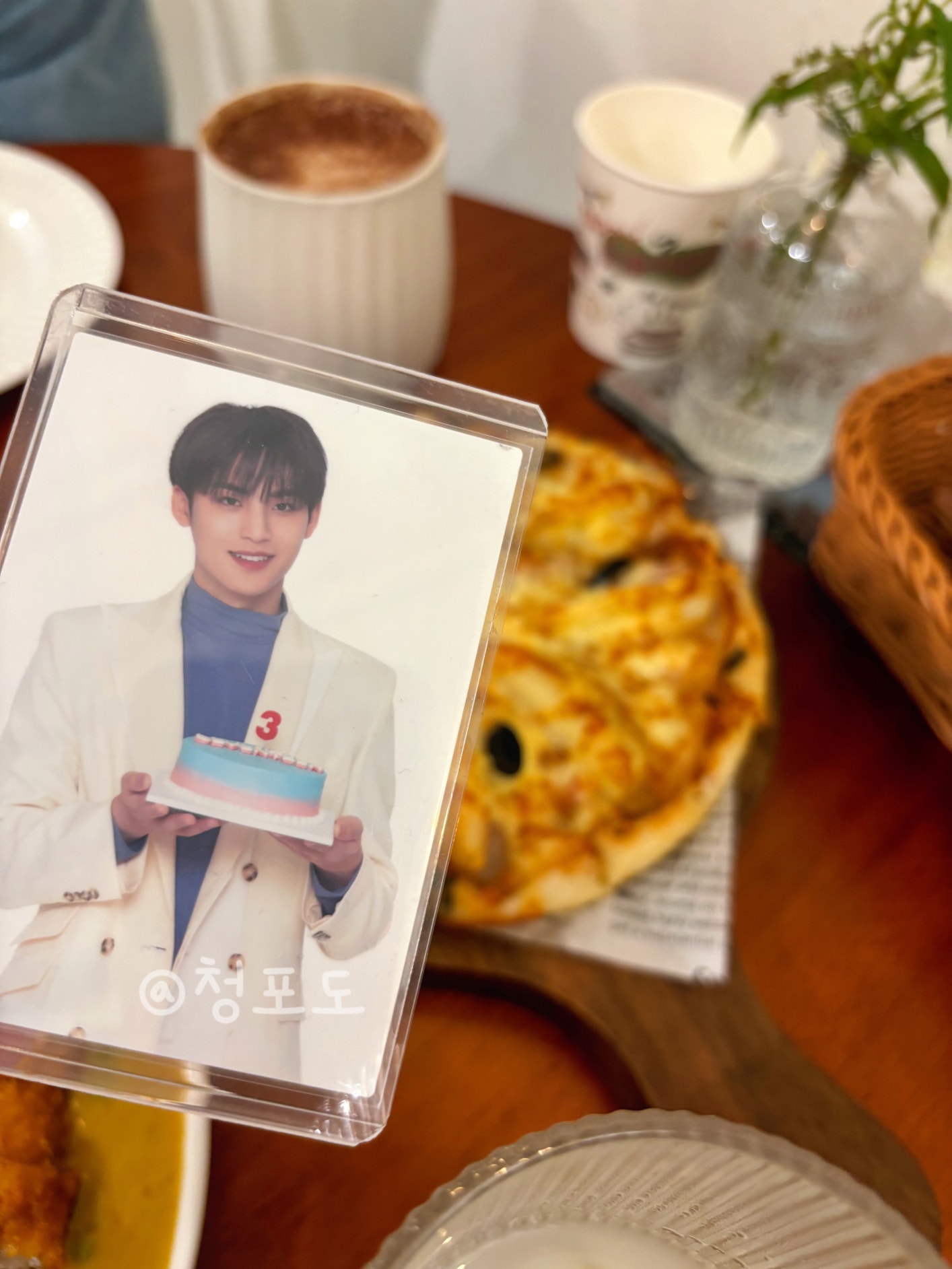 Seventeen Community Post 김민규 생일 축하해요 매일매일 즐거워요당신이 항상 행복하고 건강하길 바래요🥹🫶