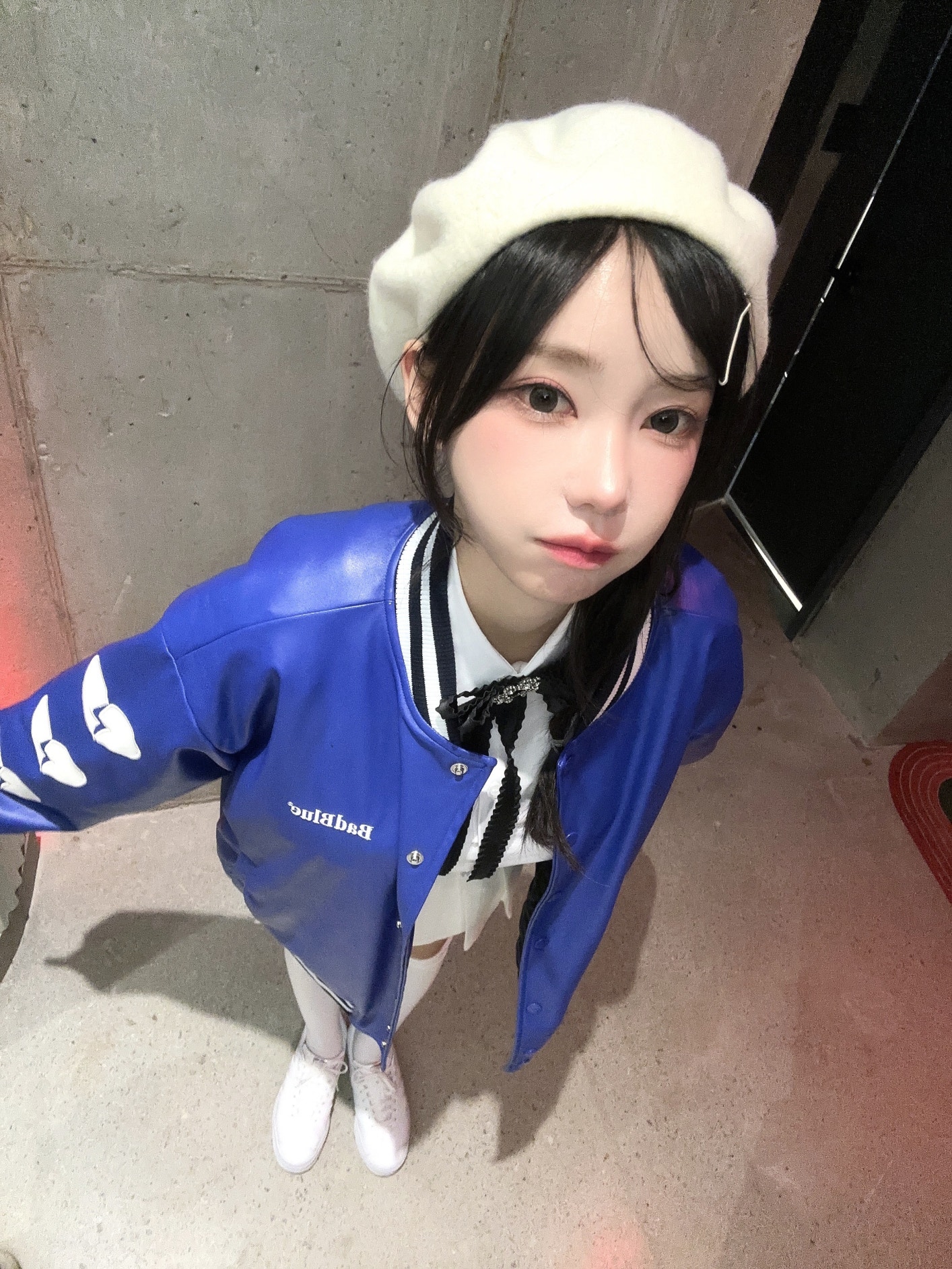 Qwer Community Posts 얘드라 전부 노래잘함 잘봐써어 깐머리하구 촬영은 거의첨인데 어때요 Magenta