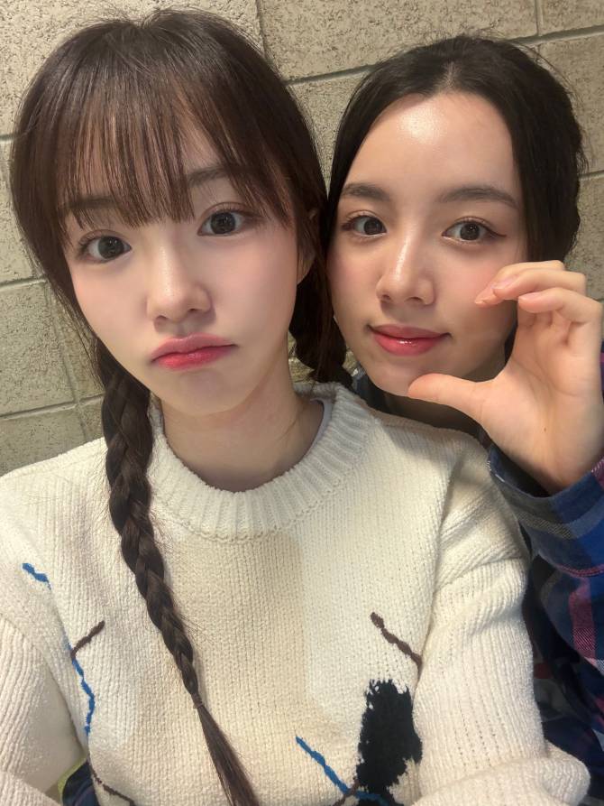 Wooah Community Posts 우리 다은이~~ 생일 축하해애🌸 어쩜 컴백이랑 같이 생일을 맞이하니 넌 정말