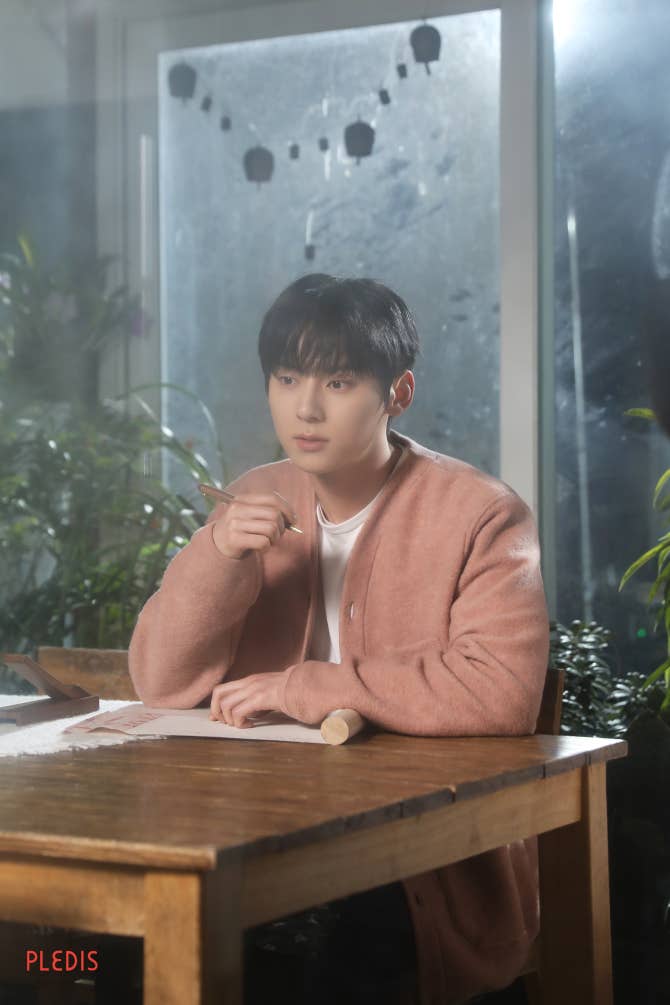 Hwang Min Hyun Community Post 오늘따라 더 보고싶은 대장이제 훈련은 얼마 안남아서 다행이다🧡