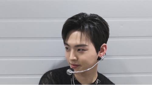 Onf Weverse Live