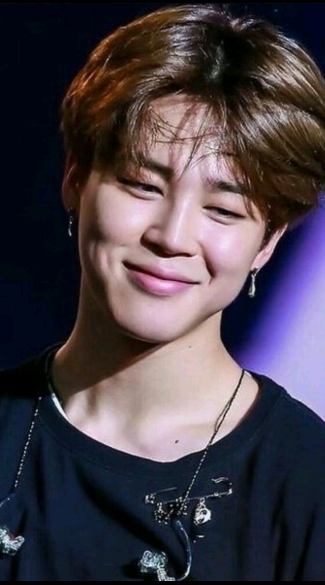 Bts Community Posts 지민아 네가 병역 의무중인게 맞는지 의심이 갈 만큼 너의 존재감은 특별해 😍🌙🌟 ️