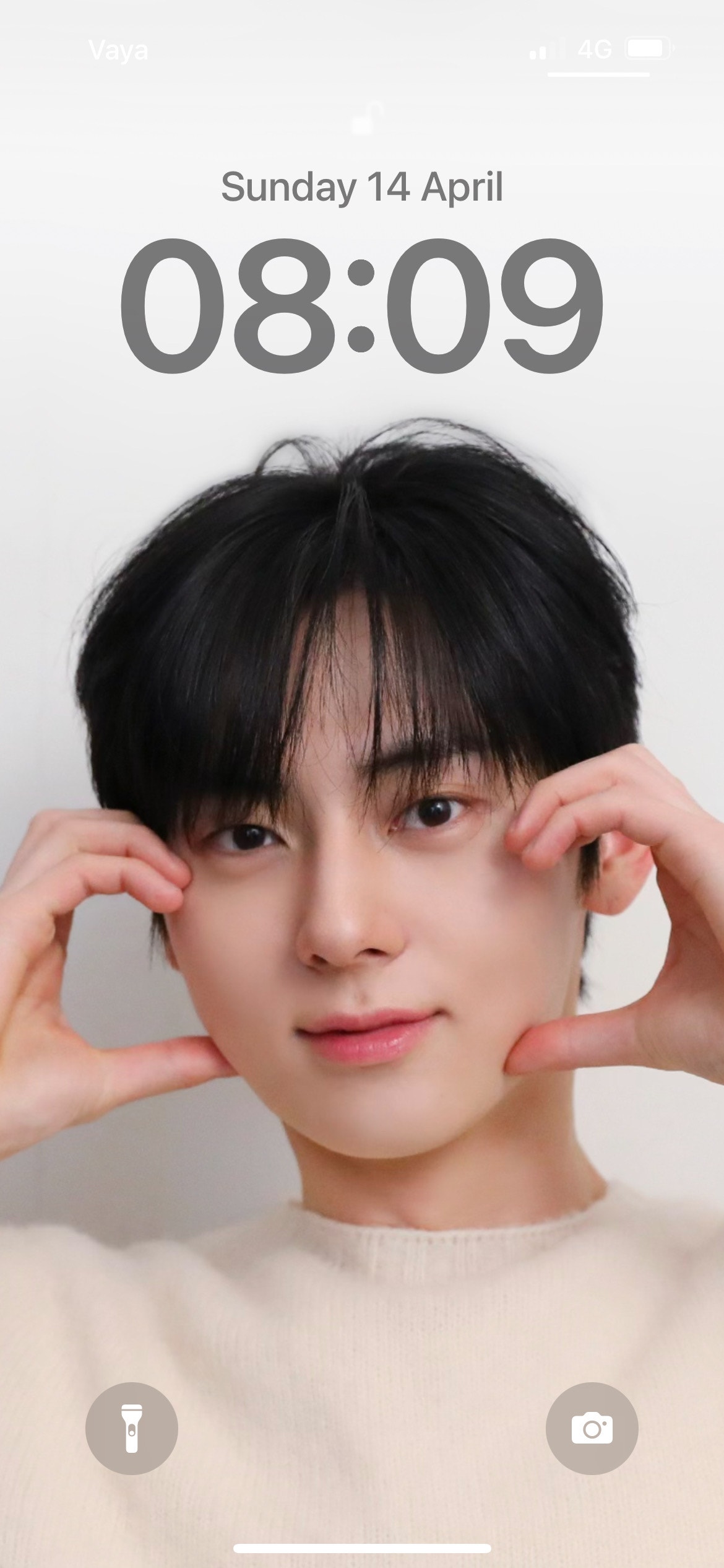 Hwang Min Hyun Community Post 사랑하는 대장이여~ 지금부터는 주말마다 방학이 가능하다 😊 당신의