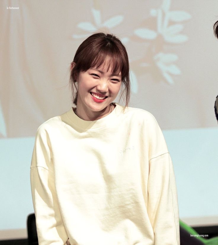 Lee Sung Kyoung Community Posts 언니라면 다 예쁘구 다 좋지만 그 중에서도 내가 제에에에일 조아하는
