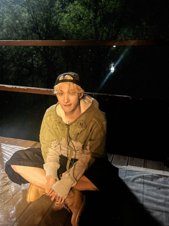 Seventeen Community Post 캐럿들 오늘 하루도 고생 많았겠지 수고했다 럿들이들 ̈ 비도 좀 오고 조금