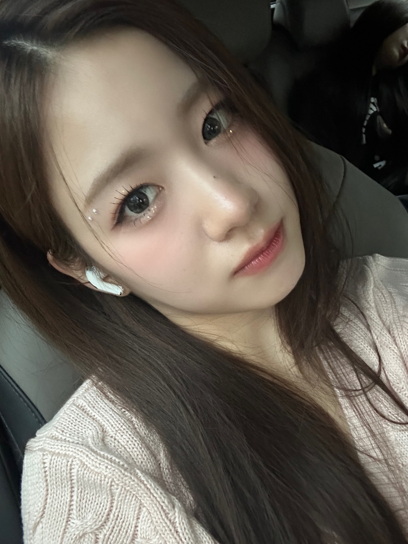 Wooah Community Posts 조각조각 모은 사진들과 함께 월욘팅💘 Wooyeon