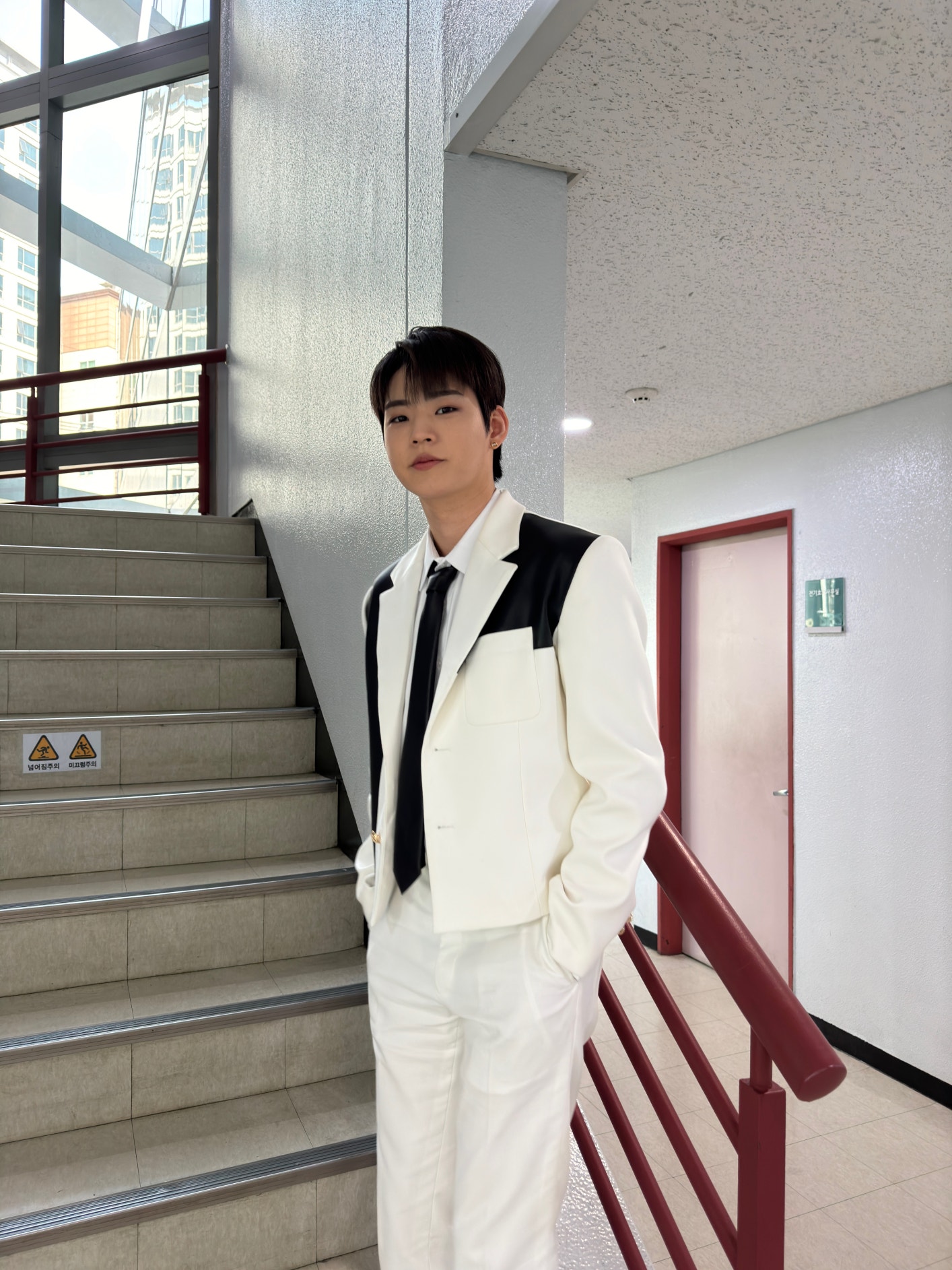 Post De La Comunidad Onf 많이 많이 사랑해요 퓨즈들🥰 덕분에 생일 행복하게 보냈어요🫰🏻 오늘 푹 자구