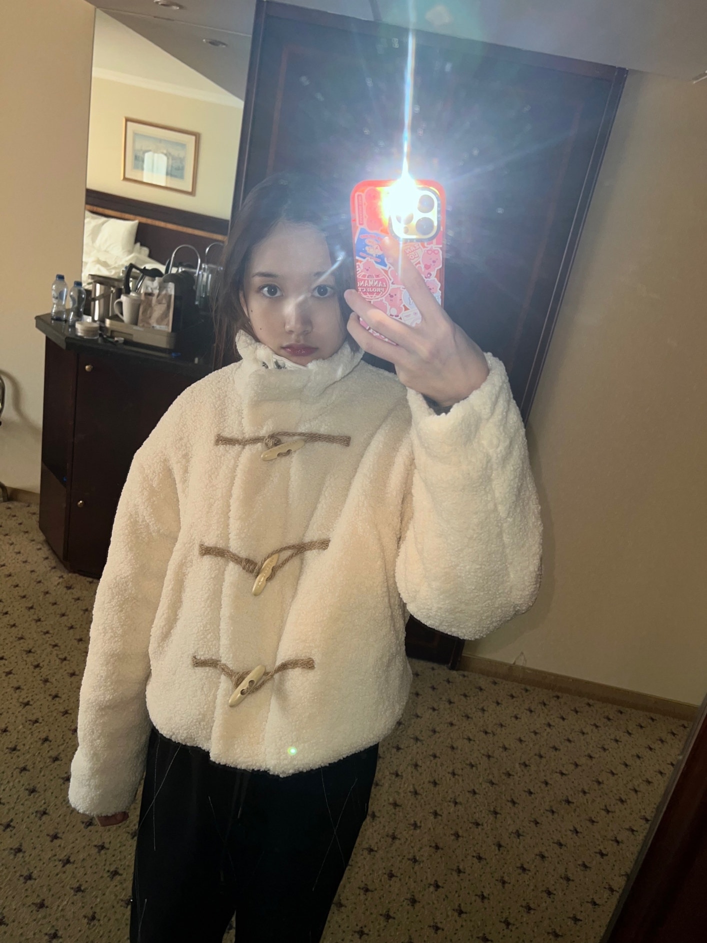 Stayc Community Post 일어나자마자 달려온 월요정 등등장🧚🏻‍♀️🧚🏻‍♀️ 한국 시차랑 벨기에 시차랑 달라서