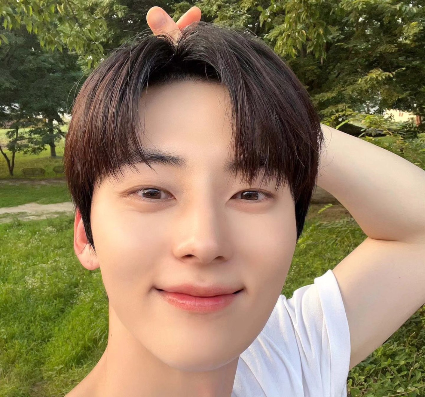 Hwang Min Hyun Community Posts 우리온리황도황대장 ⭐️ 오늘은 마음이 착잡한 하루였다~ 이럴 때
