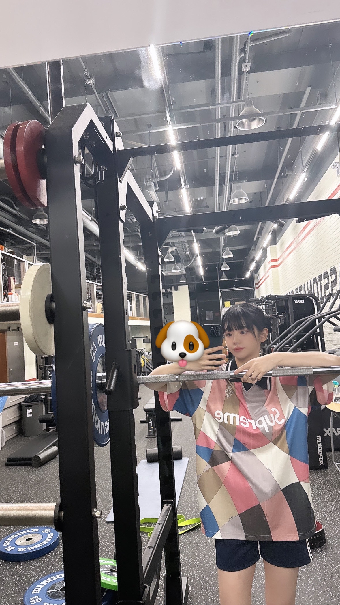 Qwer Publicaciónes Comunitarios 오늘 일정하구 새벽 합주하러가기 중간에 운동하러 왔어요🐾 요새