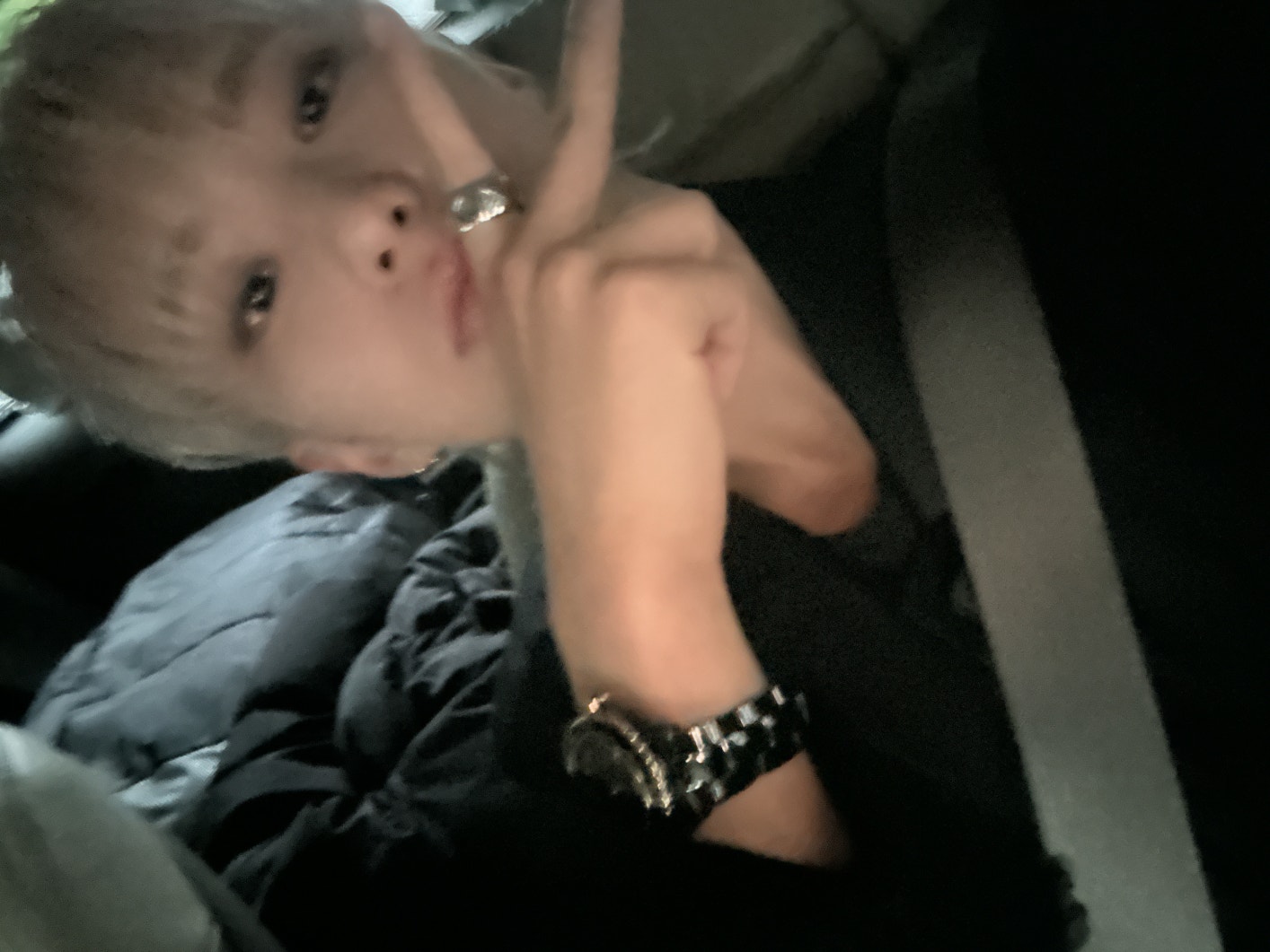 Seventeen Community Post 캐럿들 많이 못봐서 아쉅네요 ㅠㅠㅠ 일찍부터 기다렸다던데 와줘서 고마워요