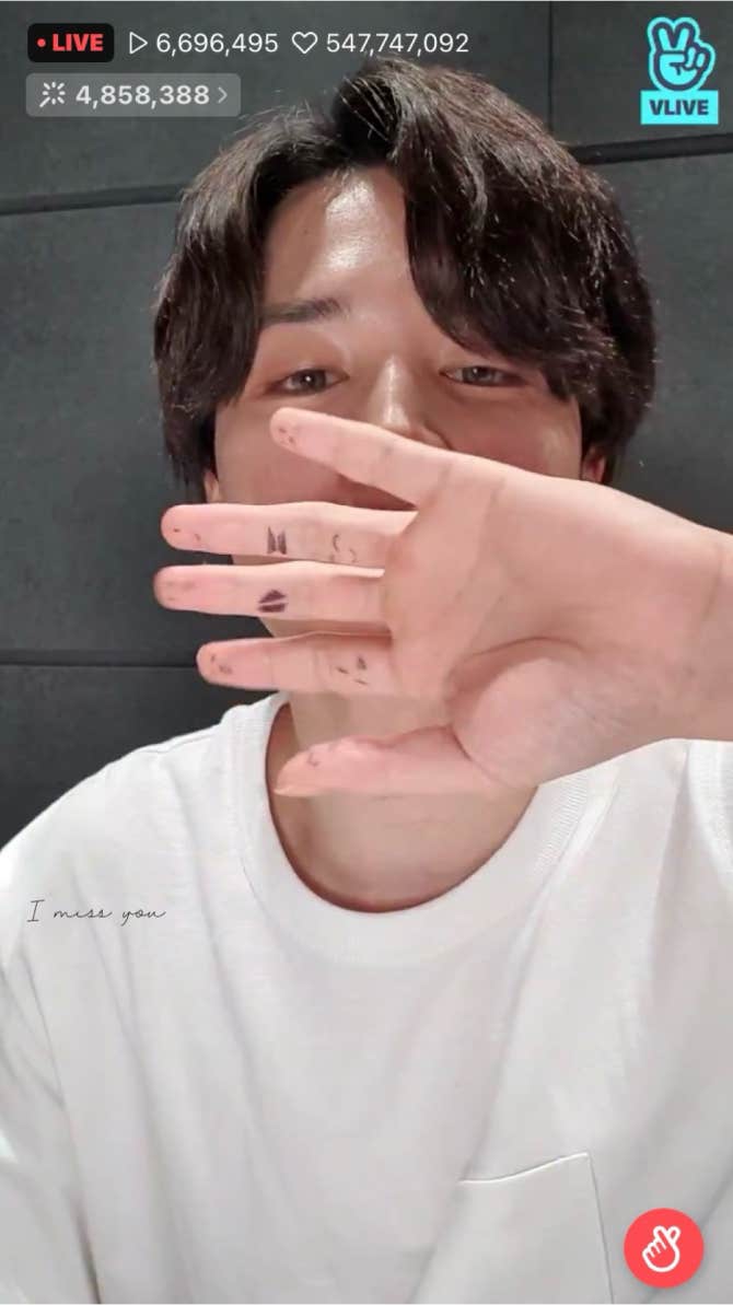 Bts Community Post μ§λ―Όμπ€ μ§λ―Όμ¨ λͺΈμ‘°μ¬νκ³ κ±΄κ°νκ³ μμ νκ² μ§λΌ μ μλ룩 κΈ°λνκ³ μμ΅λλ€ μ’μ ν루