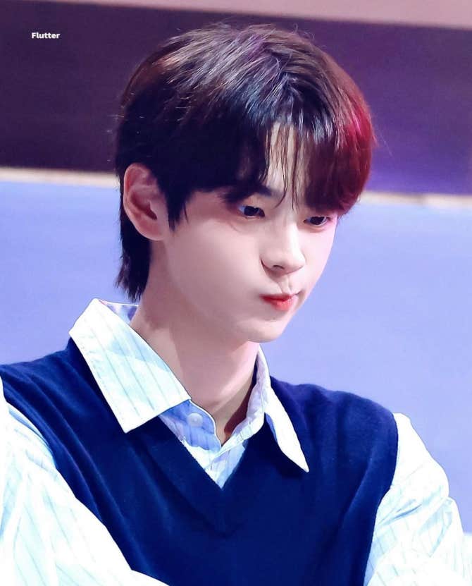 Tws Community Post 유야가 초콤 더 귀엽긴 한데 ️🤭 뭔가 닮은거 같아 입 삐죽🤣🤣 붕방이들 오늘도 즐거운