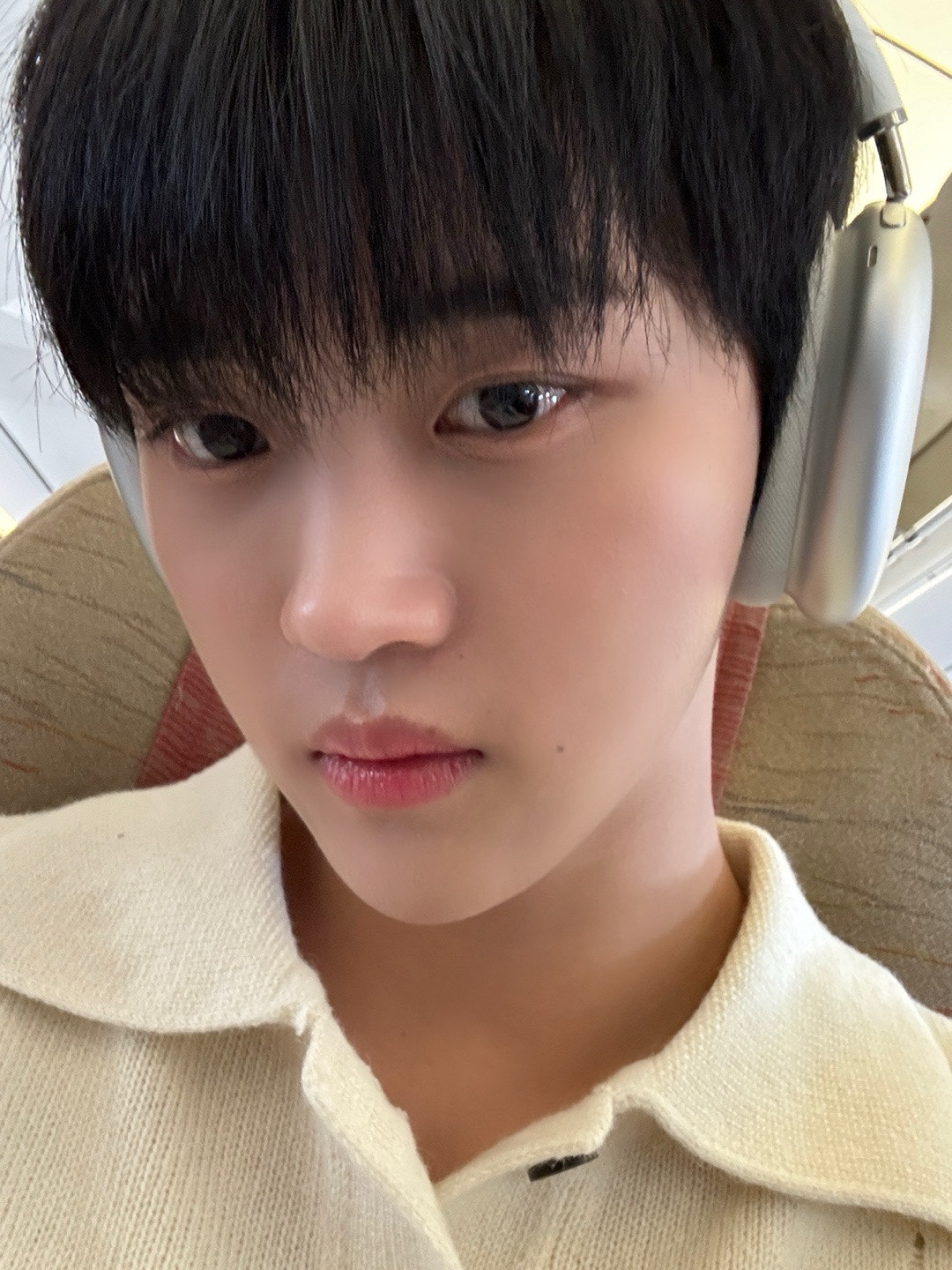 Lun8 Community Posts 안부 전하러 왔어요 궁금해 할까봐 ㅎ 밥 맛있게 드세요 Dohyun