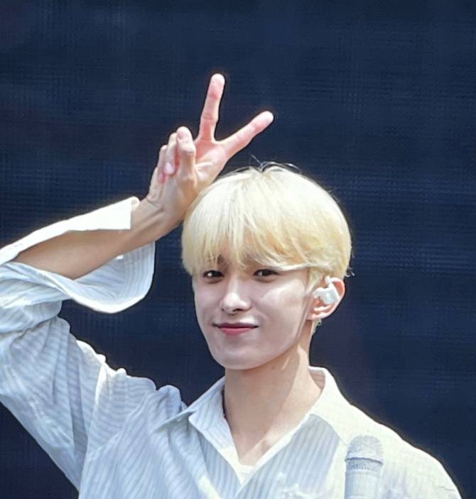 Seventeen Community Post 겸이 요즘 얼굴 너무 퀭한 것 같은데 ㅠㅠㅠㅠ 건강하면 좋겠다 밥 많이 먹어 ㅠㅠㅠ