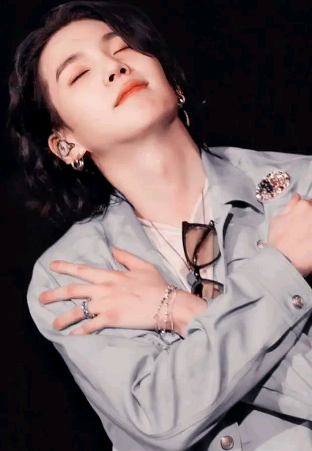 BTS Community Post - yoongiiiiiiiiiiiiiiiah 💜 The heart is praying ...