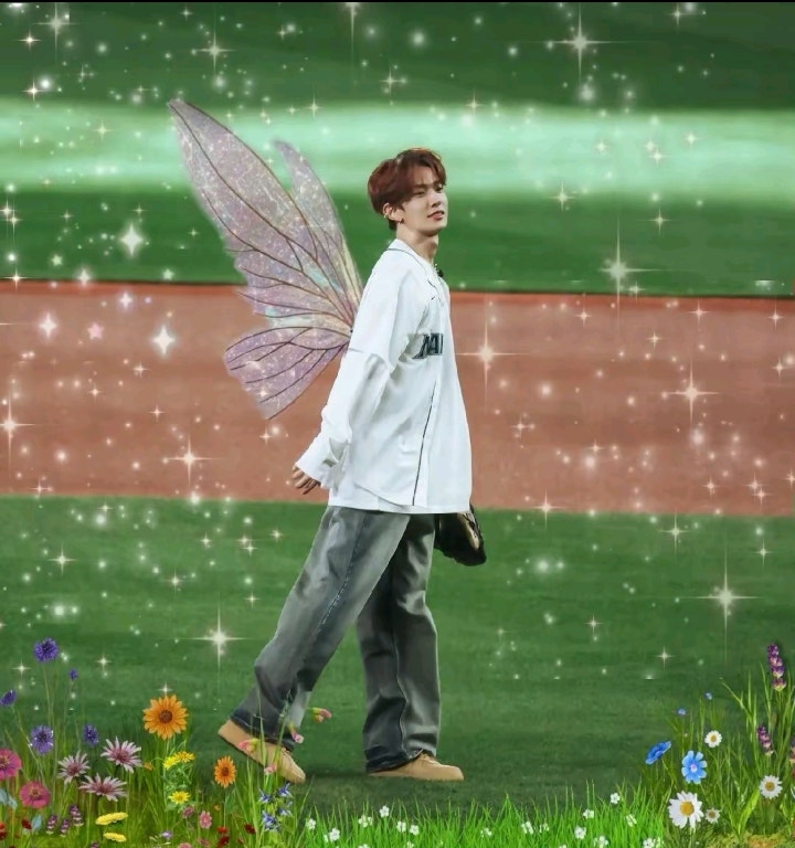 ENHYPEN Community Posts - which one choose?? fairy pitcher lee heeseung ...