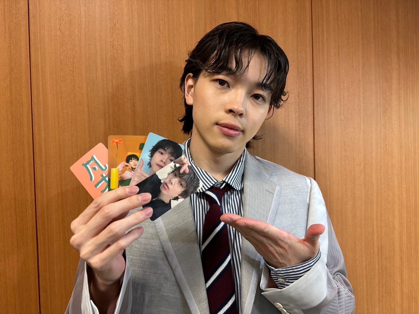 imase社群貼文 - imase 1st Album『凡才』 Weverse Shop予約特典 "トレーディングカード(全3種)"🃏 の実物 ...